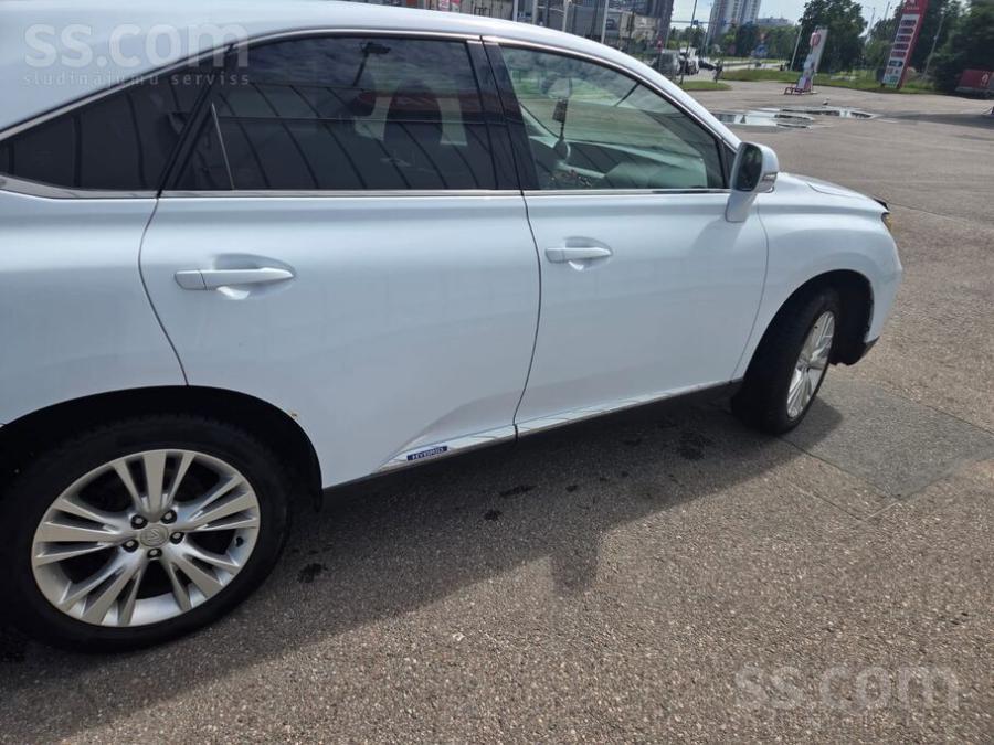 Balts Lexus RX 2009 Rīga, ar dzinēja tilpumu 3.50 L un nobraukumu 270 tūkst. km par 9000 €, foto 6 vietnē AUTOMOTO.COM.LV