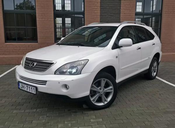 White Lexus RX 2009 in Riga, with an engine capacity of 3.30 L and mileage of 274 thousand km for 5690 €, photo 1 on AUTOMOTO.COM.LV