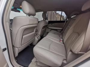 White Lexus RX 2009 in Riga, with an engine capacity of 3.30 L and mileage of 274 thousand km for 5690 €, photo 8 on AUTOMOTO.COM.LV