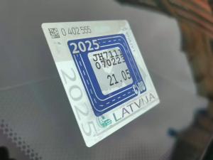 White Lexus RX 2009 in Riga, with an engine capacity of 3.30 L and mileage of 274 thousand km for 5690 €, photo 18 on AUTOMOTO.COM.LV