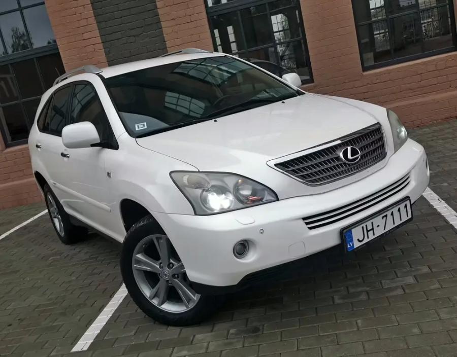 White Lexus RX 2009 in Riga, with an engine capacity of 3.30 L and mileage of 274 thousand km for 5690 €, photo 19 on AUTOMOTO.COM.LV