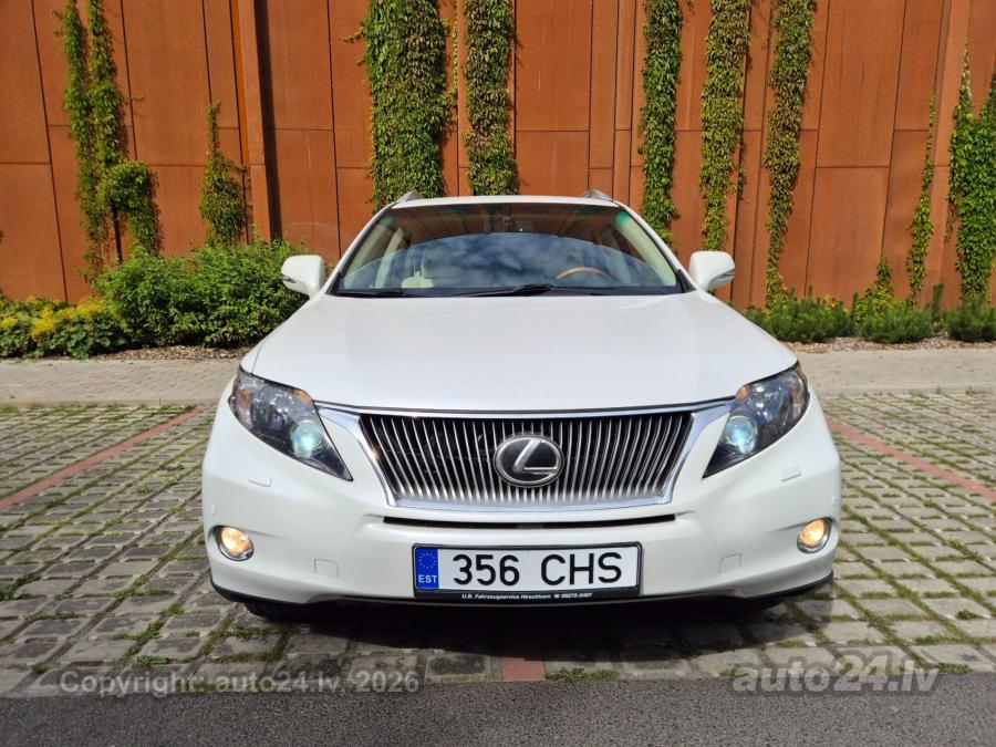 White Lexus RX 2009 in Tallinn, with an engine capacity of 3.50 L and mileage of 135 thousand km for 13900 €, photo 4 on AUTOMOTO.COM.LV