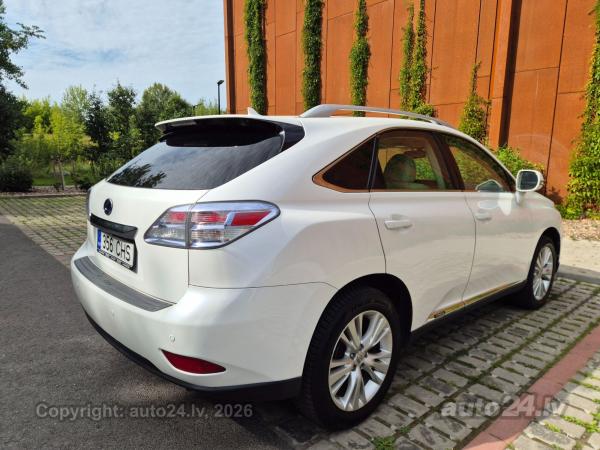 White Lexus RX 2009 in Tallinn, with an engine capacity of 3.50 L and mileage of 135 thousand km for 13900 €, photo 4 on AUTOMOTO.COM.LV