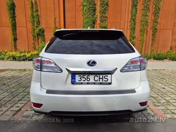 White Lexus RX 2009 in Tallinn, with an engine capacity of 3.50 L and mileage of 135 thousand km for 13900 €, photo 5 on AUTOMOTO.COM.LV