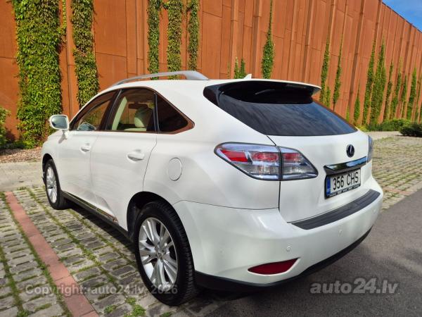 White Lexus RX 2009 in Tallinn, with an engine capacity of 3.50 L and mileage of 135 thousand km for 13900 €, photo 6 on AUTOMOTO.COM.LV