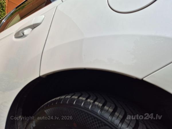 White Lexus RX 2009 in Tallinn, with an engine capacity of 3.50 L and mileage of 135 thousand km for 13900 €, photo 7 on AUTOMOTO.COM.LV