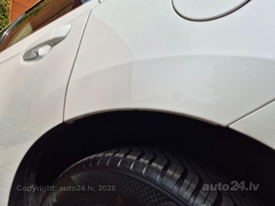 White Lexus RX 2009 in Tallinn, with an engine capacity of 3.50 L and mileage of 135 thousand km for 13900 €, photo 8 on AUTOMOTO.COM.LV