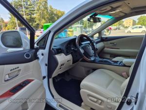 White Lexus RX 2009 in Tallinn, with an engine capacity of 3.50 L and mileage of 135 thousand km for 13900 €, photo 12 on AUTOMOTO.COM.LV