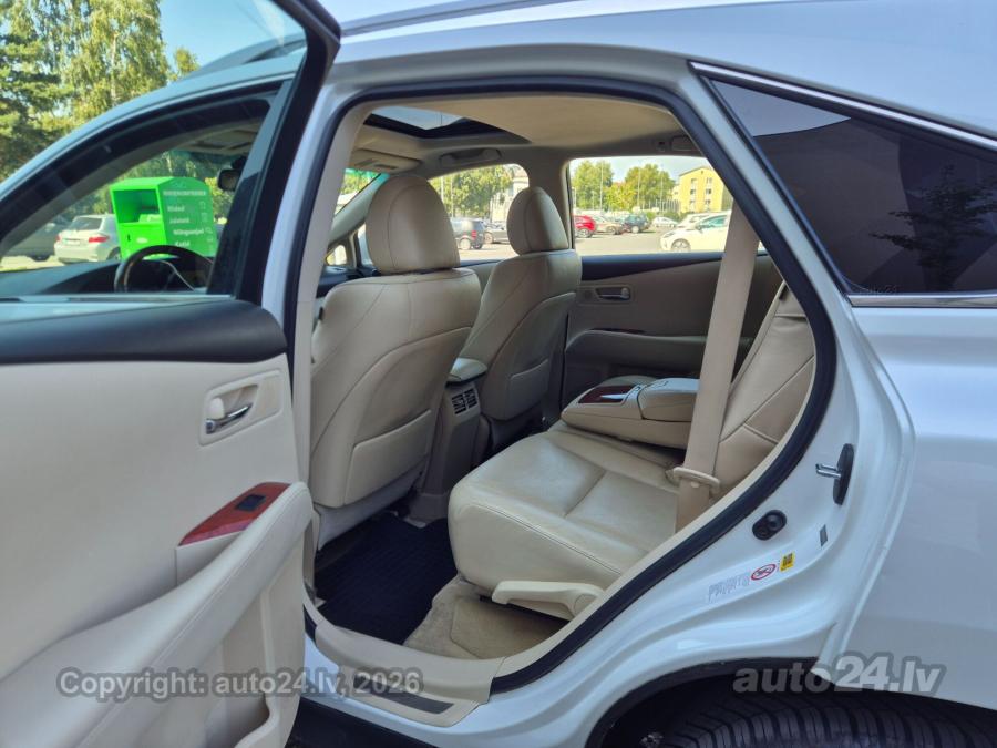White Lexus RX 2009 in Tallinn, with an engine capacity of 3.50 L and mileage of 135 thousand km for 13900 €, photo 15 on AUTOMOTO.COM.LV
