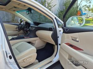 White Lexus RX 2009 in Tallinn, with an engine capacity of 3.50 L and mileage of 135 thousand km for 13900 €, photo 17 on AUTOMOTO.COM.LV