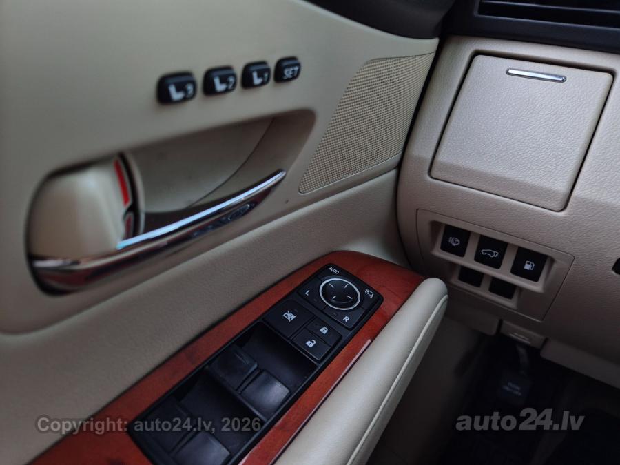 White Lexus RX 2009 in Tallinn, with an engine capacity of 3.50 L and mileage of 135 thousand km for 13900 €, photo 25 on AUTOMOTO.COM.LV