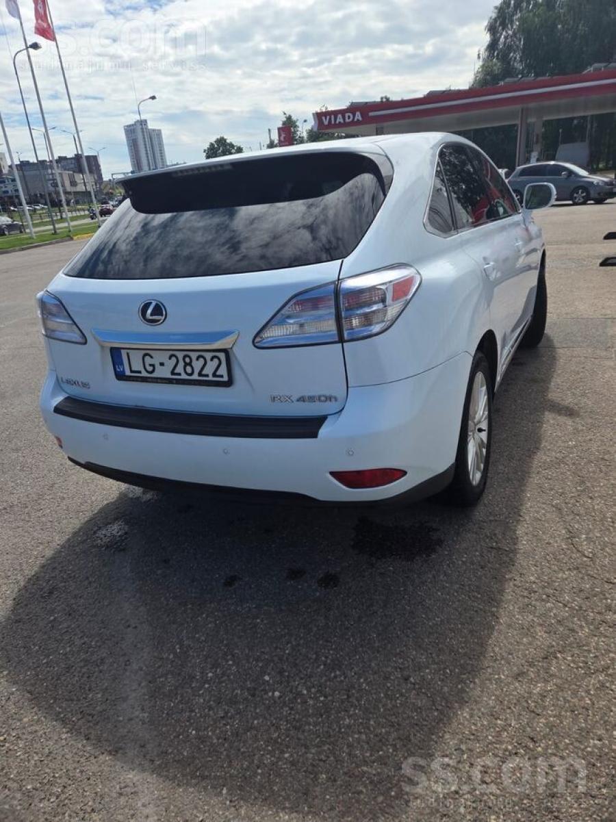 Balts Lexus RX 2009 Rīga, ar dzinēja tilpumu 3.50 L un nobraukumu 272 tūkst. km par 9200 €, foto 5 vietnē AUTOMOTO.COM.LV