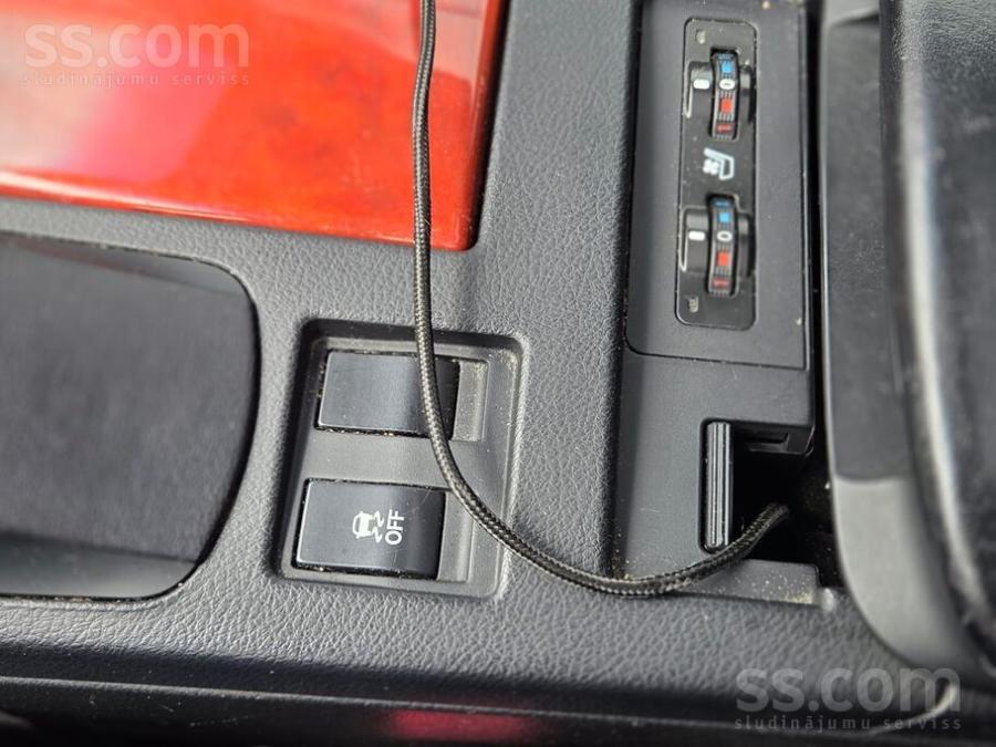 Balts Lexus RX 2009 Rīga, ar dzinēja tilpumu 3.50 L un nobraukumu 272 tūkst. km par 9200 €, foto 32 vietnē AUTOMOTO.COM.LV