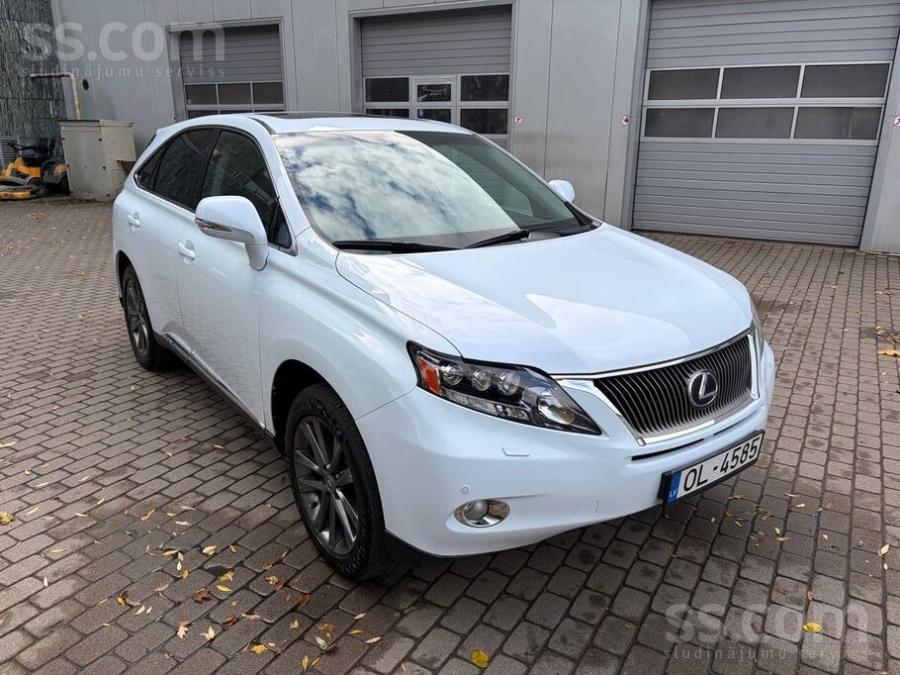 Белый Лексус РХ 2009 в Рига, объемом двигателя 3.50 л и пробегом 320 тыс. км за 11000 €, фото 1 на AUTOMOTO.COM.LV
