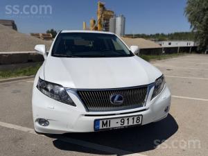 White Lexus RX 2010 in Daugavpils, with an engine capacity of 3.50 L and mileage of 260 thousand km for 13000 €, photo 3 on AUTOMOTO.COM.LV
