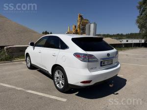 White Lexus RX 2010 in Daugavpils, with an engine capacity of 3.50 L and mileage of 260 thousand km for 13000 €, photo 5 on AUTOMOTO.COM.LV