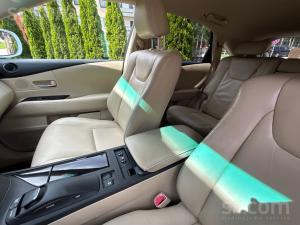 White Lexus RX 2010 in Riga, with an engine capacity of 4.50 L and mileage of 183 thousand km for 11700 €, photo 5 on AUTOMOTO.COM.LV