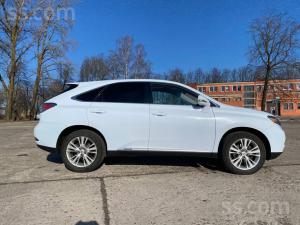 White Lexus RX 2010 in Riga, with an engine capacity of 3.50 L and mileage of 269 thousand km for 8700 €, photo 1 on AUTOMOTO.COM.LV