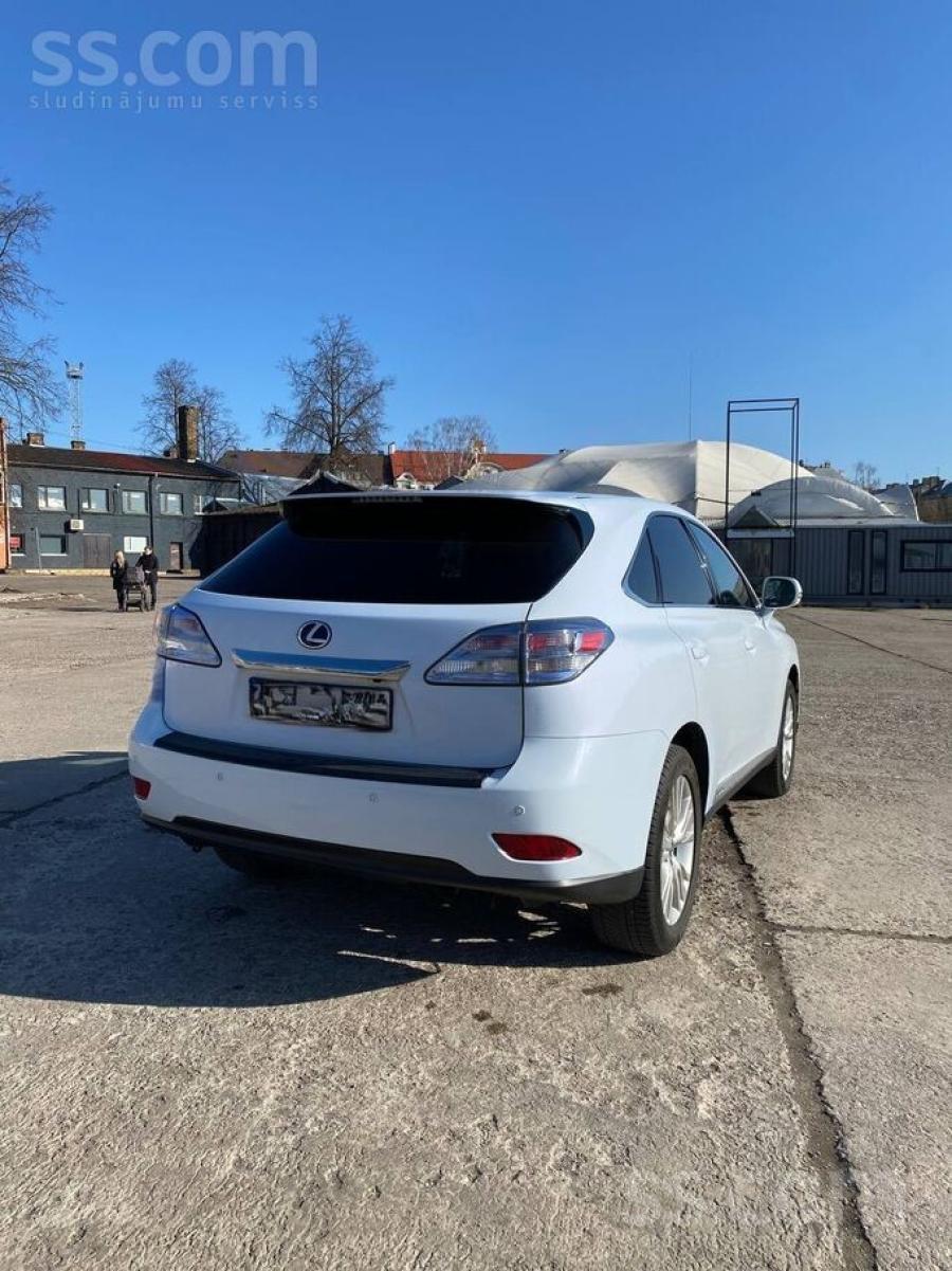 Balts Lexus RX 2010 Rīga, ar dzinēja tilpumu 3.50 L un nobraukumu 269 tūkst. km par 8700 €, foto 4 vietnē AUTOMOTO.COM.LV
