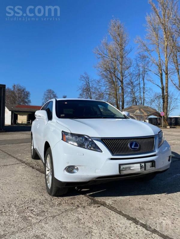 White Lexus RX 2010 in Riga, with an engine capacity of 3.50 L and mileage of 269 thousand km for 8700 €, photo 7 on AUTOMOTO.COM.LV