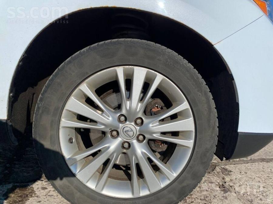 Balts Lexus RX 2010 Rīga, ar dzinēja tilpumu 3.50 L un nobraukumu 269 tūkst. km par 8700 €, foto 16 vietnē AUTOMOTO.COM.LV