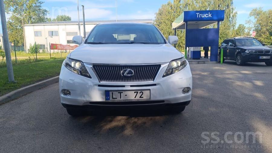 Balts Lexus RX 2010 Rīga, ar dzinēja tilpumu 3.50 L un nobraukumu 246 tūkst. km par 11200 €, foto 4 vietnē AUTOMOTO.COM.LV