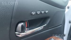Balts Lexus RX 2010 Rīga, ar dzinēja tilpumu 3.50 L un nobraukumu 246 tūkst. km par 11200 €, foto 16 vietnē AUTOMOTO.COM.LV