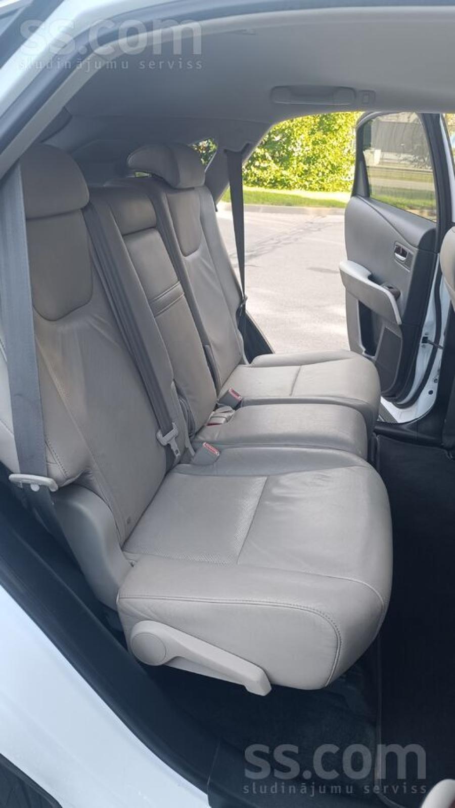 Balts Lexus RX 2010 Rīga, ar dzinēja tilpumu 3.50 L un nobraukumu 246 tūkst. km par 11200 €, foto 17 vietnē AUTOMOTO.COM.LV