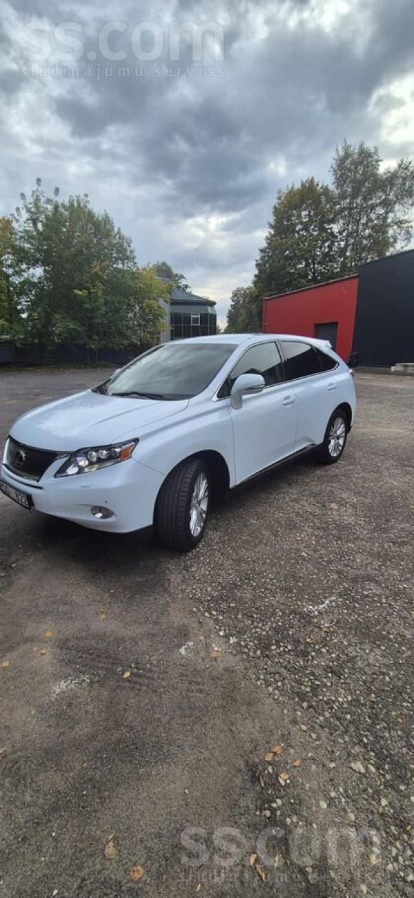 White Lexus RX 2010 in Riga, with an engine capacity of 3.50 L and mileage of 193 thousand km for 11400 €, photo 6 on AUTOMOTO.COM.LV