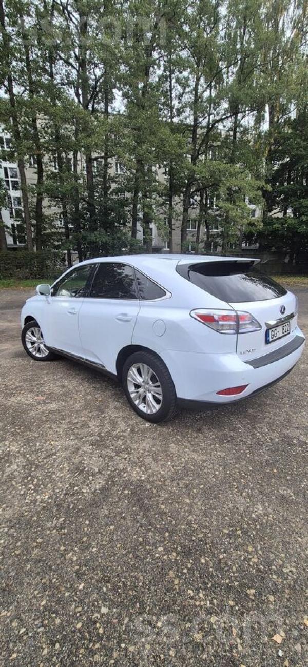 White Lexus RX 2010 in Riga, with an engine capacity of 3.50 L and mileage of 193 thousand km for 11400 €, photo 7 on AUTOMOTO.COM.LV