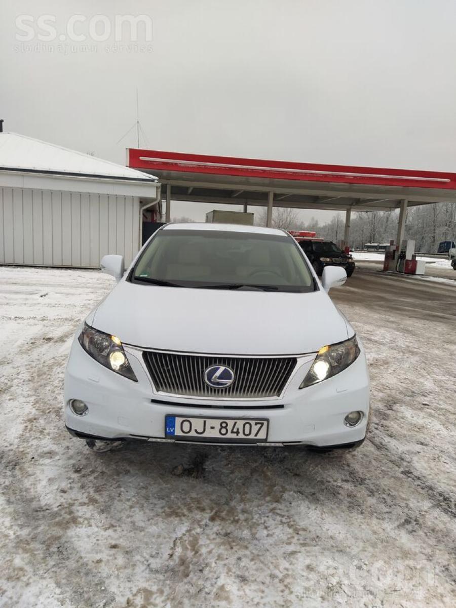 Balts Lexus RX 2011 Rīga, ar dzinēja tilpumu 3.50 L un nobraukumu 157 tūkst. km par 11990 €, foto 1 vietnē AUTOMOTO.COM.LV