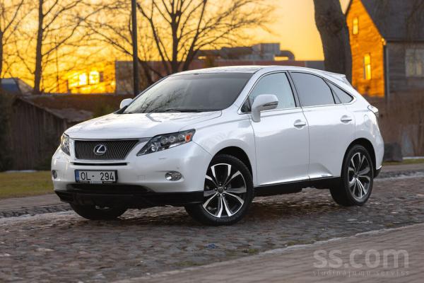 Balts Lexus RX 2011 Jelgava, ar dzinēja tilpumu 3.50 L un nobraukumu 187 tūkst. km par 9900 €, foto 1 vietnē AUTOMOTO.COM.LV