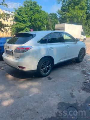 Balts Lexus RX 2011 Rīga, ar dzinēja tilpumu 3.50 L un nobraukumu 143 tūkst. km par 11800 €, foto 3 vietnē AUTOMOTO.COM.LV