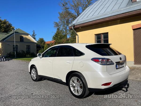 White Lexus RX 2011 in Tallinn, with an engine capacity of 3.50 L and mileage of 248 thousand km for 10900 €, photo 4 on AUTOMOTO.COM.LV
