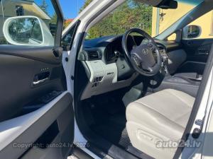 White Lexus RX 2011 in Tallinn, with an engine capacity of 3.50 L and mileage of 248 thousand km for 10900 €, photo 6 on AUTOMOTO.COM.LV
