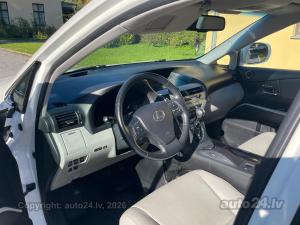 White Lexus RX 2011 in Tallinn, with an engine capacity of 3.50 L and mileage of 248 thousand km for 10900 €, photo 7 on AUTOMOTO.COM.LV
