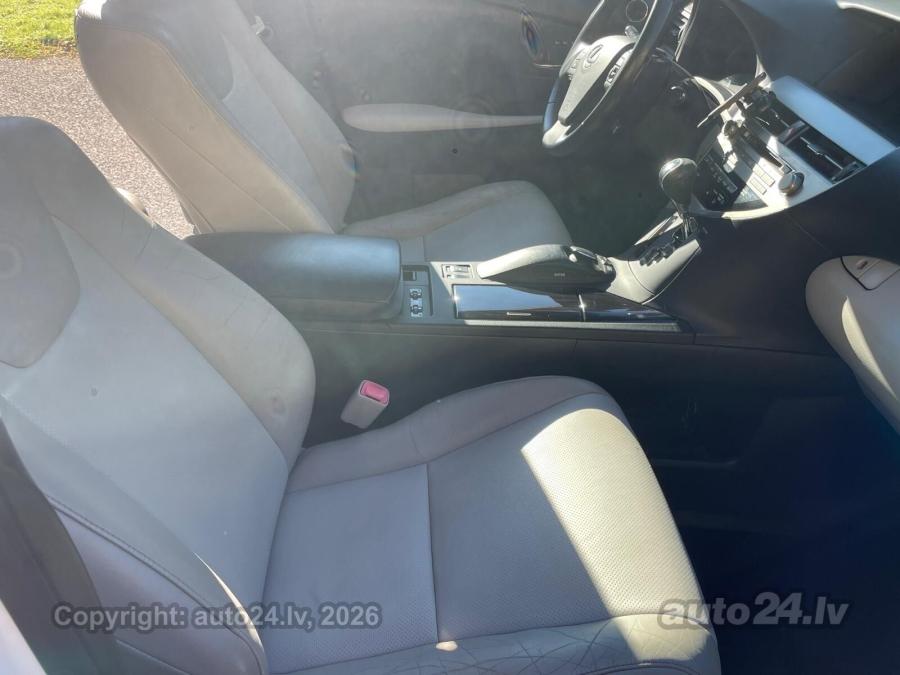 White Lexus RX 2011 in Tallinn, with an engine capacity of 3.50 L and mileage of 248 thousand km for 10900 €, photo 14 on AUTOMOTO.COM.LV
