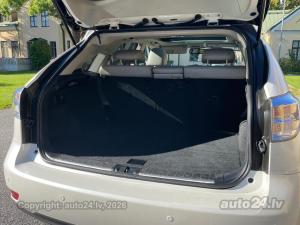 White Lexus RX 2011 in Tallinn, with an engine capacity of 3.50 L and mileage of 248 thousand km for 10900 €, photo 18 on AUTOMOTO.COM.LV