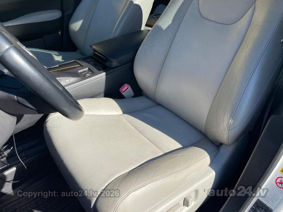 White Lexus RX 2011 in Tallinn, with an engine capacity of 3.50 L and mileage of 248 thousand km for 10900 €, photo 21 on AUTOMOTO.COM.LV