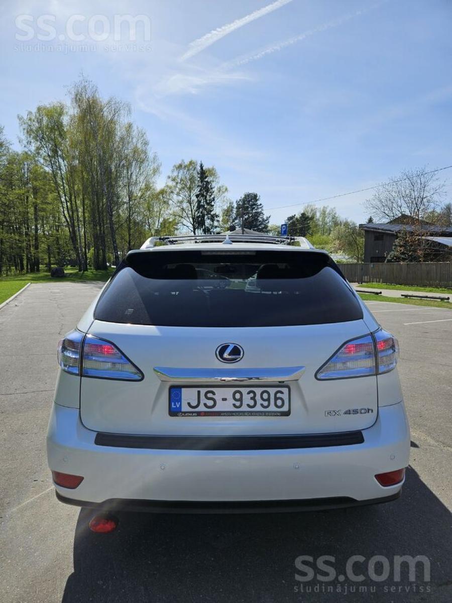 Balts Lexus RX 2012 Rīga, ar dzinēja tilpumu 3.50 L un nobraukumu 119 tūkst. km par 15800 €, foto 5 vietnē AUTOMOTO.COM.LV