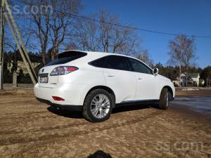 White Lexus RX 2012 in Riga, with an engine capacity of 3.50 L and mileage of 209 thousand km for 11400 €, photo 3 on AUTOMOTO.COM.LV