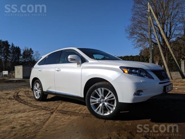 Balts Lexus RX 2012 Rīga, ar dzinēja tilpumu 3.50 L un nobraukumu 209 tūkst. km par 11400 €, foto 4 vietnē AUTOMOTO.COM.LV
