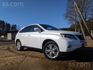White Lexus RX 2012 in Riga, with an engine capacity of 3.50 L and mileage of 209 thousand km for 11400 €, photo 4 on AUTOMOTO.COM.LV