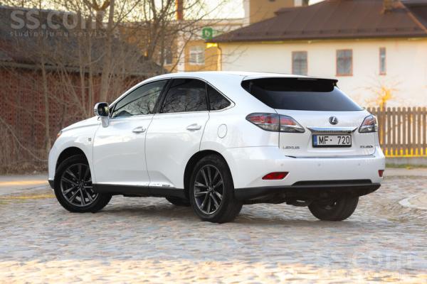 White Lexus RX 2012 in Jelgava, with an engine capacity of 3.50 L and mileage of 209 thousand km for 17500 €, photo 4 on AUTOMOTO.COM.LV