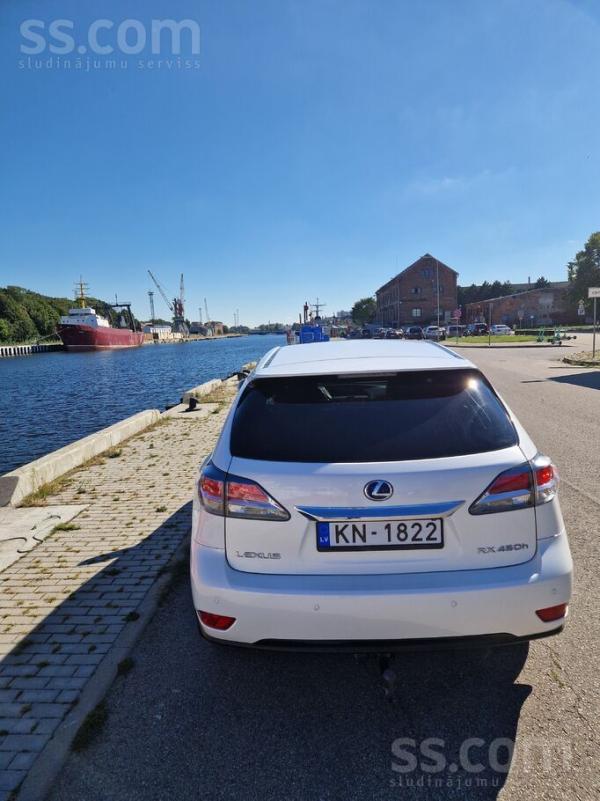 Balts Lexus RX 2012 Liepāja, ar dzinēja tilpumu 3.50 L un nobraukumu 285 tūkst. km par 14100 €, foto 6 vietnē AUTOMOTO.COM.LV