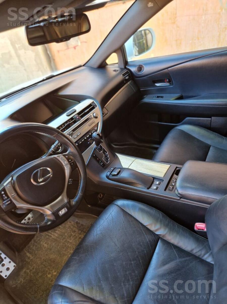 Balts Lexus RX 2012 Liepāja, ar dzinēja tilpumu 3.50 L un nobraukumu 285 tūkst. km par 14100 €, foto 11 vietnē AUTOMOTO.COM.LV