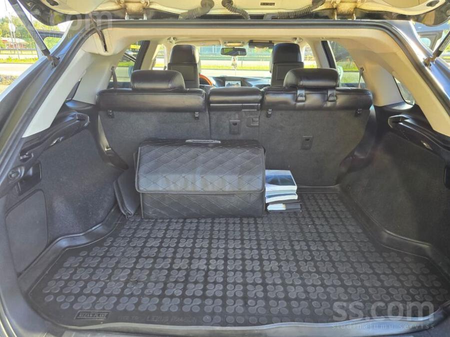 White Lexus RX 2012 in Riga, with an engine capacity of 3.50 L and mileage of 242 thousand km for 13500 €, photo 11 on AUTOMOTO.COM.LV