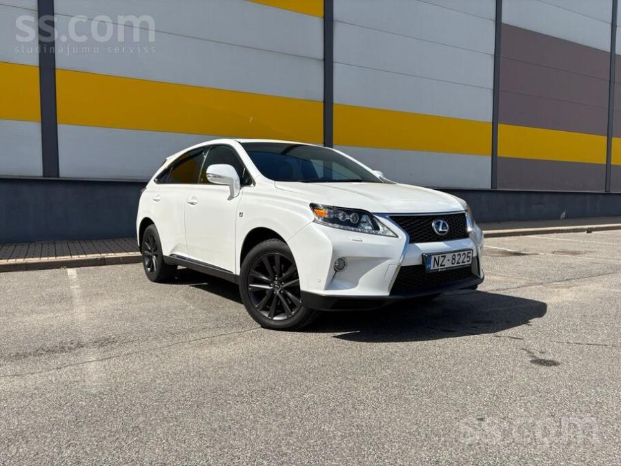 White Lexus RX 2012 in Riga, with an engine capacity of 3.50 L and mileage of 267 thousand km for 14444 €, photo 1 on AUTOMOTO.COM.LV