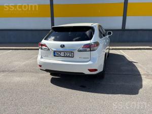 White Lexus RX 2012 in Riga, with an engine capacity of 3.50 L and mileage of 267 thousand km for 14444 €, photo 7 on AUTOMOTO.COM.LV