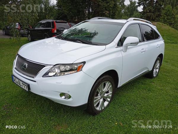 White Lexus RX 2012 in Bauska, with an engine capacity of 3.50 L and mileage of 255 thousand km for 12900 €, photo 1 on AUTOMOTO.COM.LV